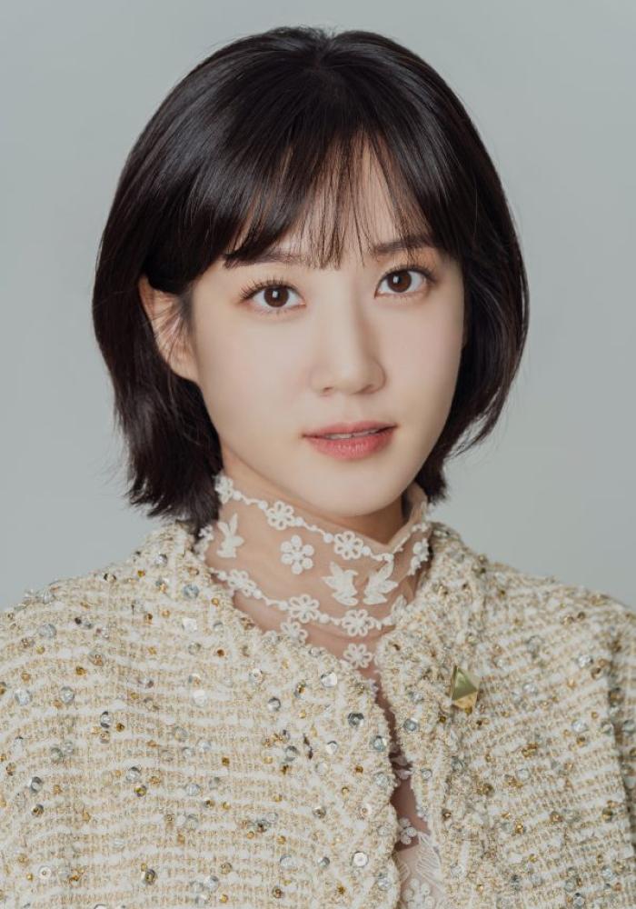 Korean actor Park Eun-bin (Strange Lawyer Woo Young-woo) version...
