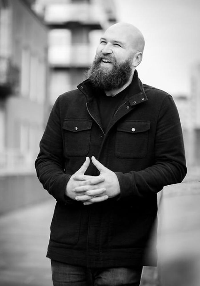A British Male Voiceover Artist with a Neutral Tone Offers...
