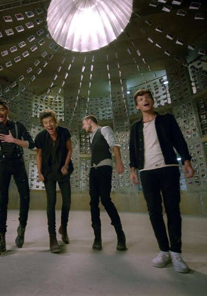 💬 One Direction - Story of My Life