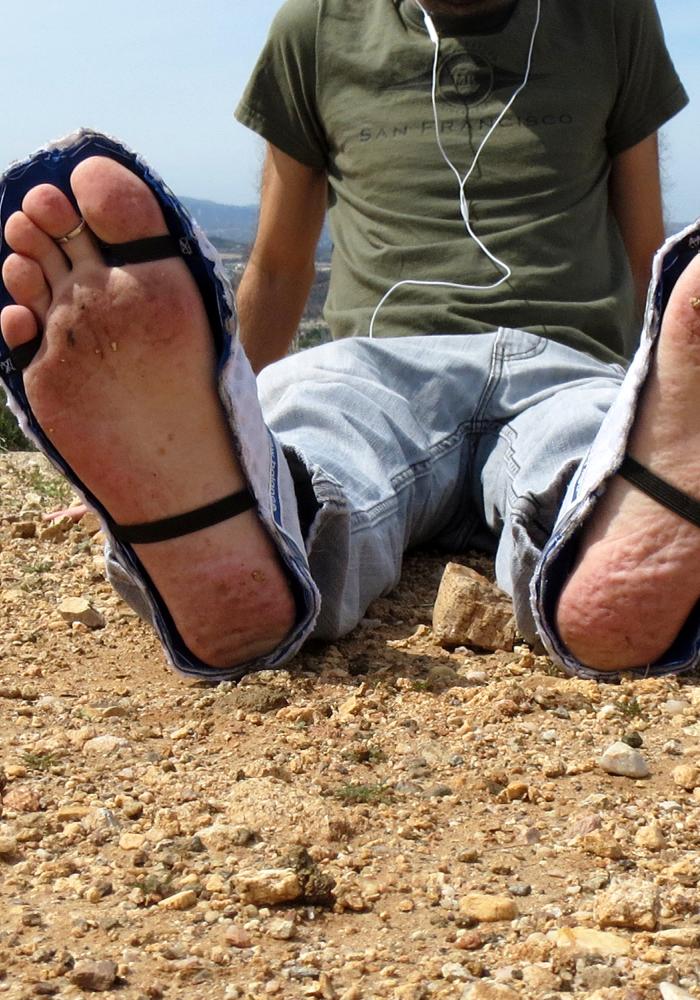 💬 Barefoot Wall Scratching Soundboard