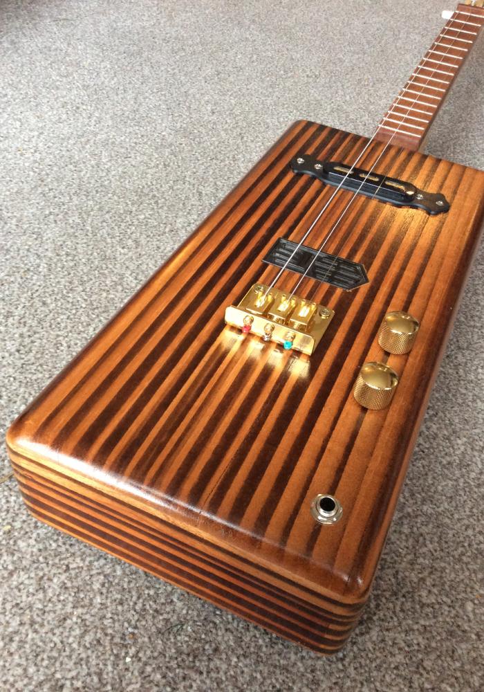 💬 Box guitar